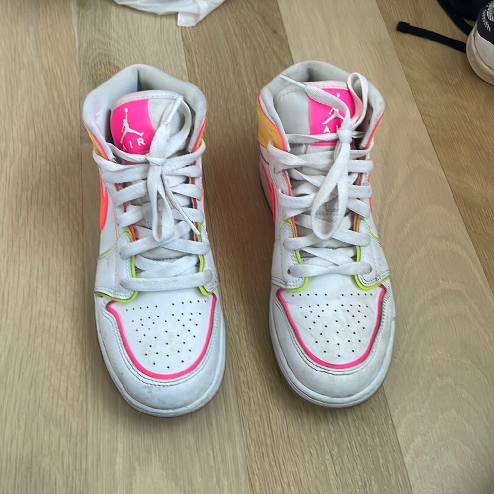 Neon Colors And White Air Jordan’s - Gem